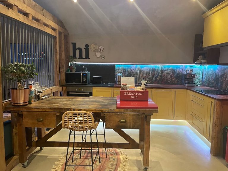 A romantic break in Hertfordshire with Bethnal and Bec